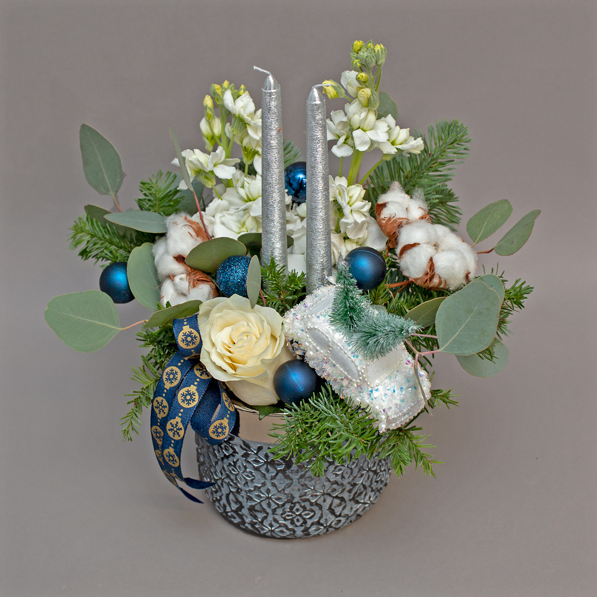 Spiritul Crăciunului- aranjament cu accesorii de Crăciun